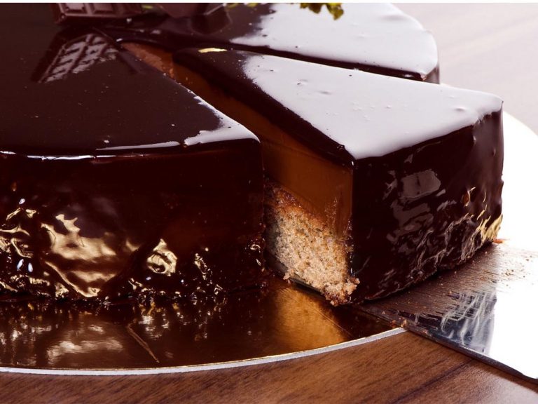 Chocolate Cakes – Deliure & The Eatrium